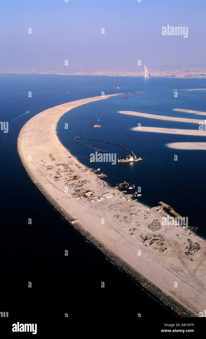 United Arab Emirates, Dubai, construction in 2002 of the peninsula the ...