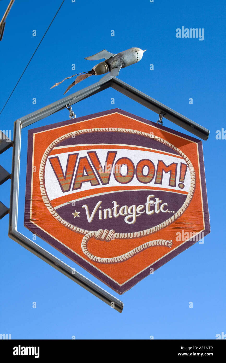 Vintage shop sign hi-res stock photography and images - Alamy