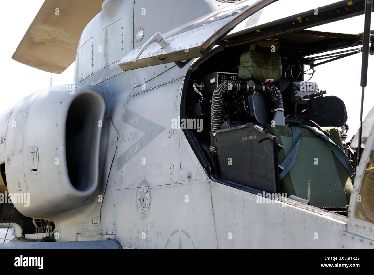 AH 1W Super Cobra Helicopter Stock Photo - Alamy