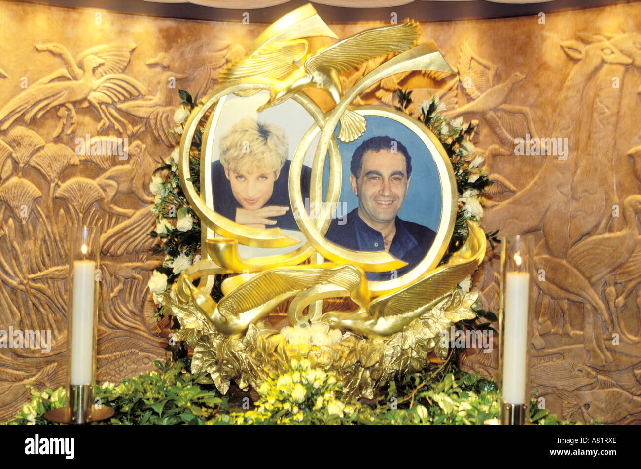 United Kingdom, London, Harrod's department store, monument dedicated ...