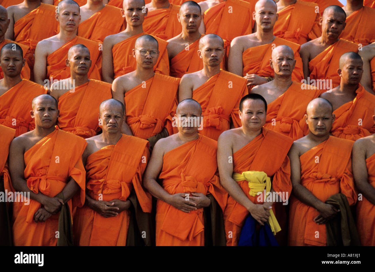 Thailand, Bangkok, the King's 72th birthday, monks Stock Photo - Alamy
