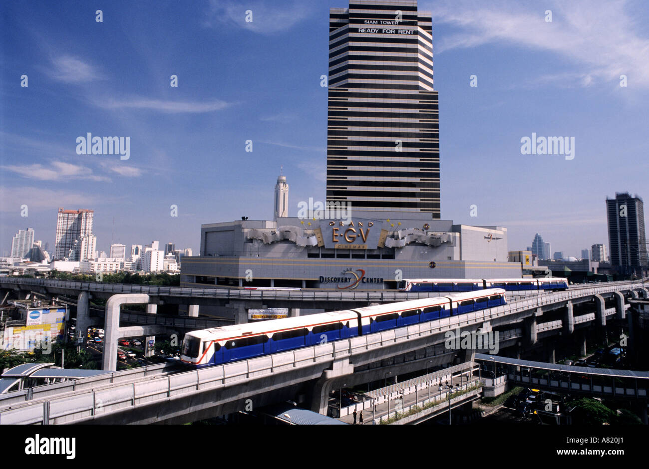 Thailand, Bangkok, the Skytrain crosses Siam Square district Stock ...
