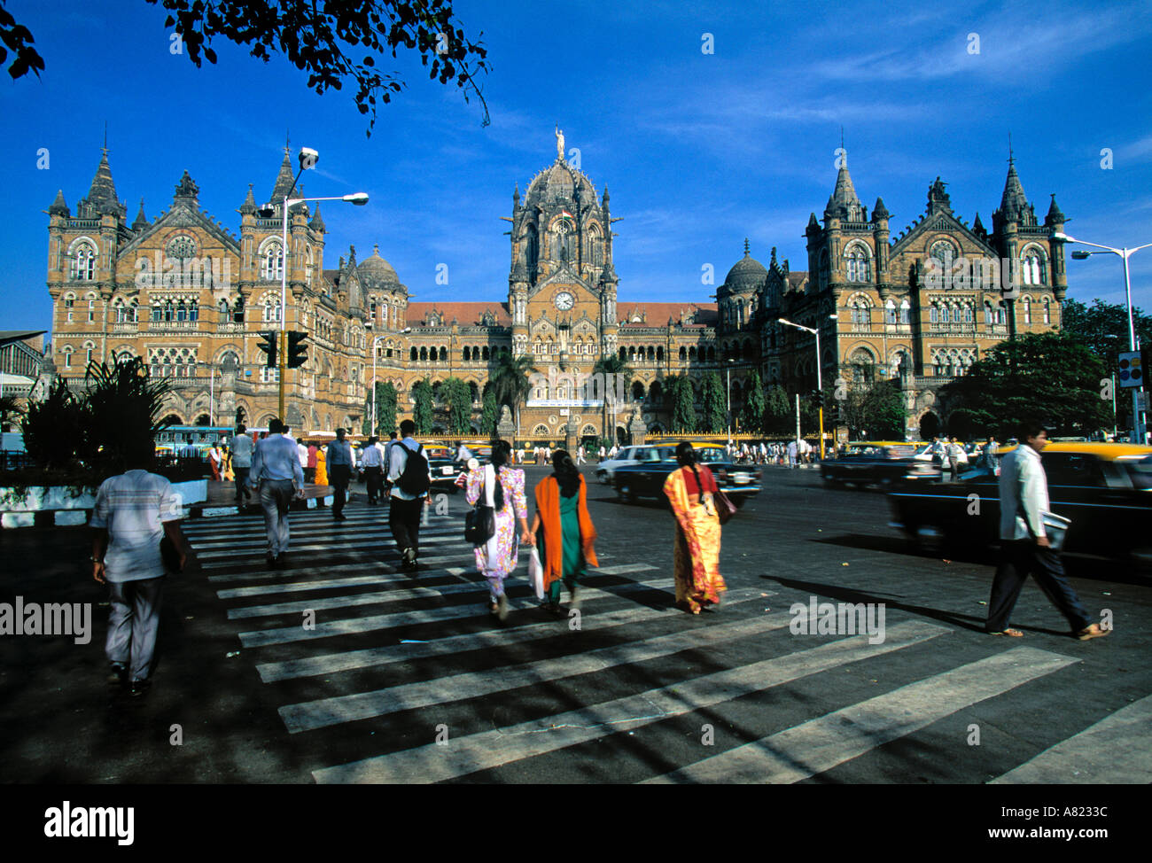 Victoria railway station hi-res stock photography and images - Alamy