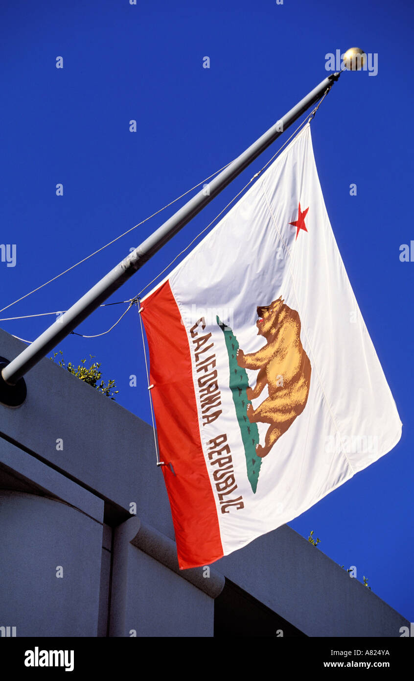 California flag hi-res stock photography and images - Alamy