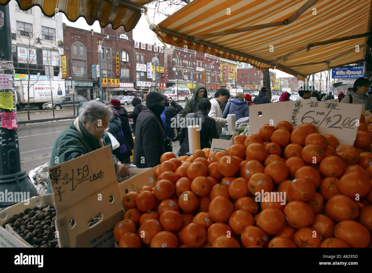 China town toronto ontario canada hi-res stock photography and images ...