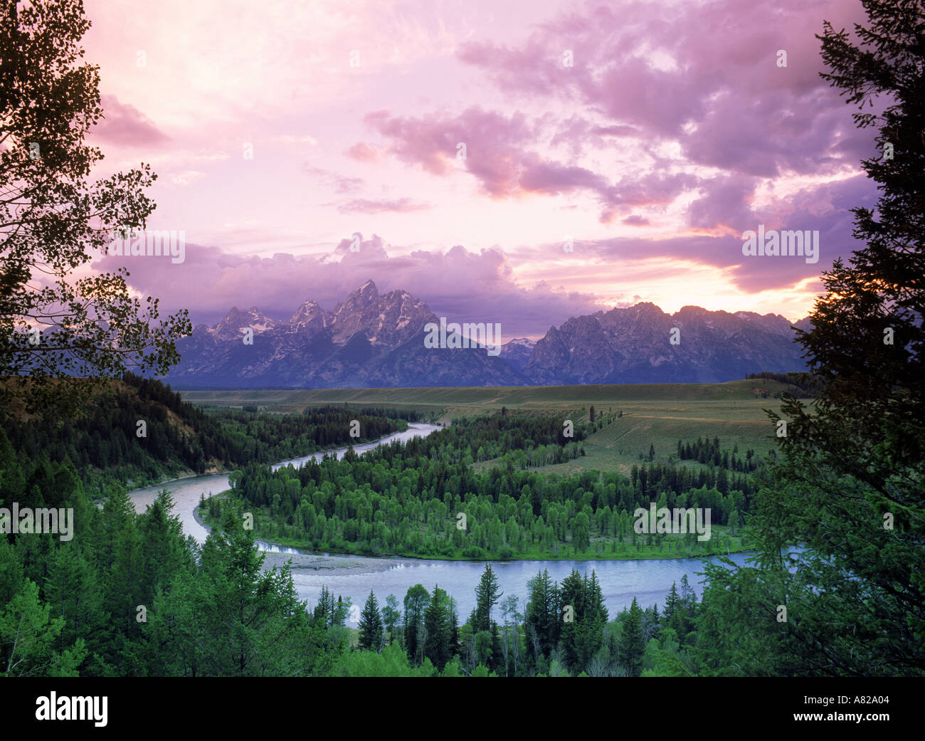 River meander and ox bow hi-res stock photography and images - Alamy