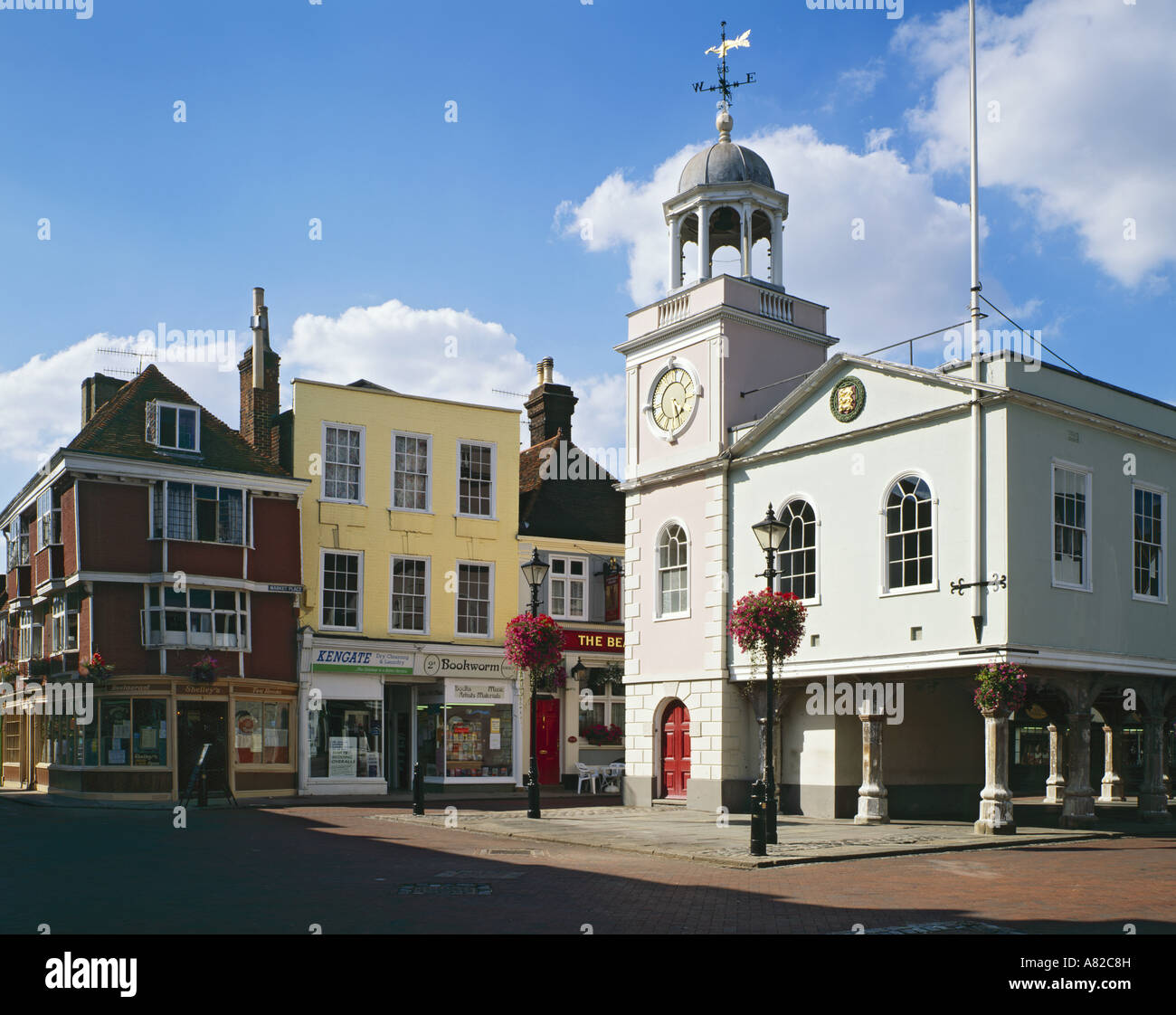 GB KENT FAVERSHAM MARKET PLACE GUILDHALL Stock Photo - Alamy