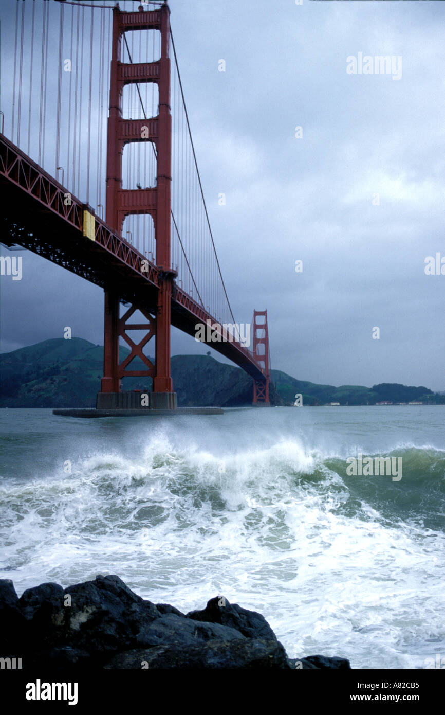 California, San Francisco, Golden Gate Bridge in storm Stock Photo - Alamy