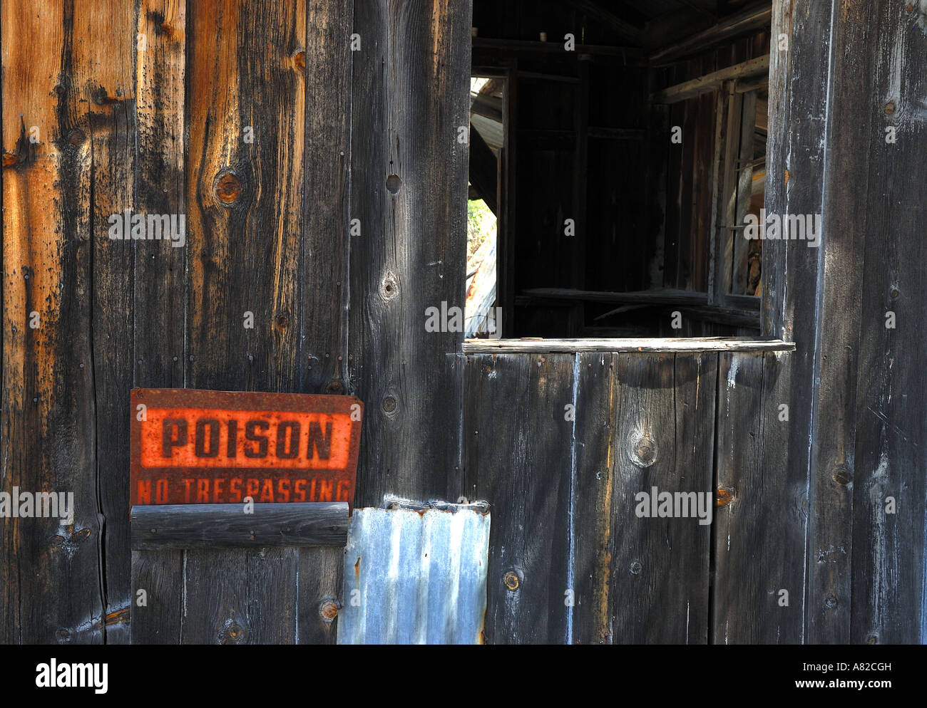 Abandoned mine warning danger sign hi-res stock photography and images ...