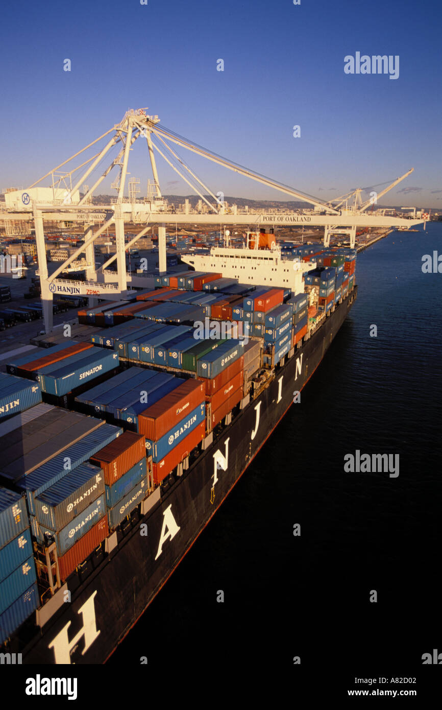 Oakland international container terminal hi-res stock photography and ...