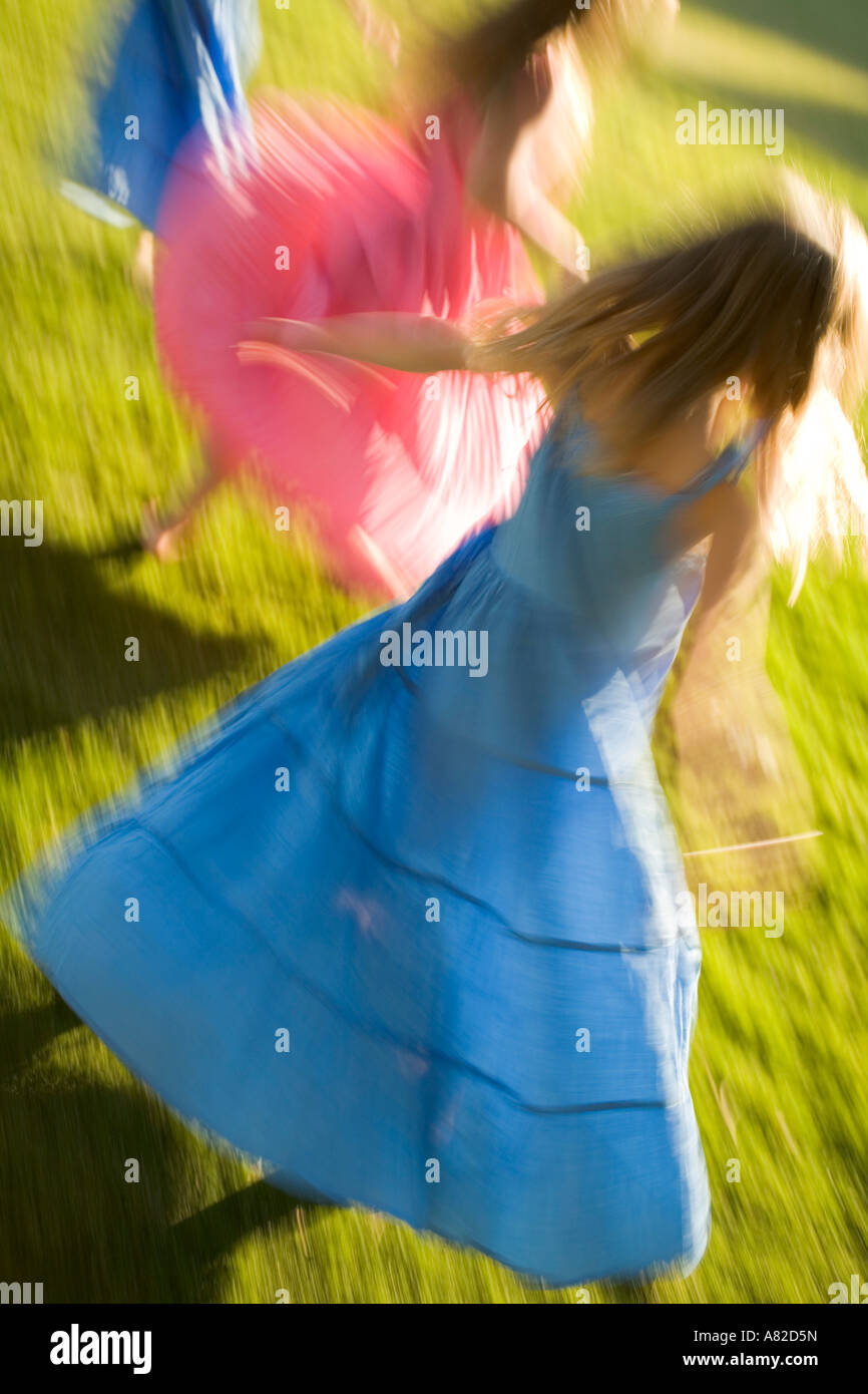 Small girls dancing outdoors hi-res stock photography and images - Alamy