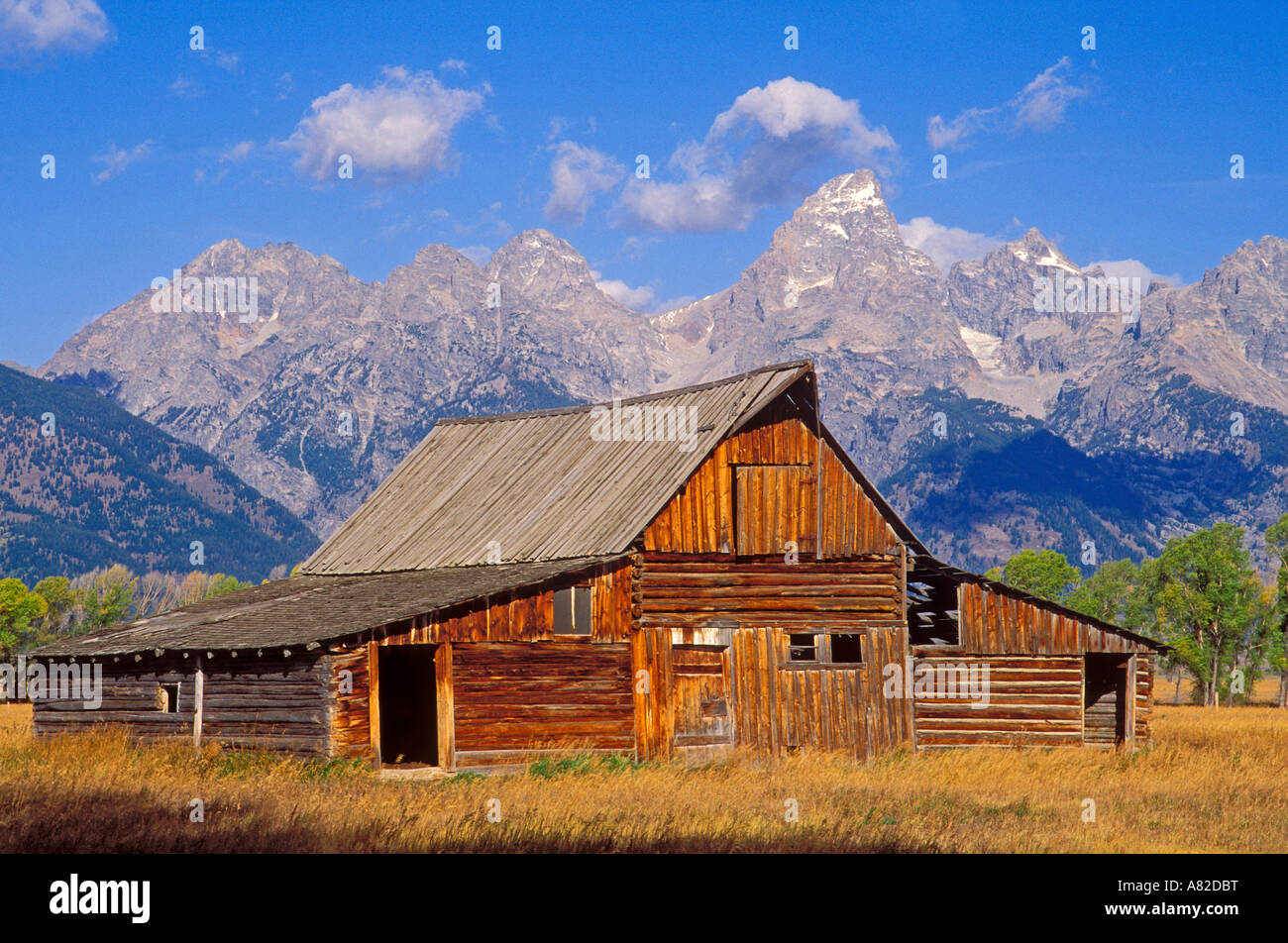 Weathered barn on Antelope Flats under the Grand Tetons Grand Teton ...