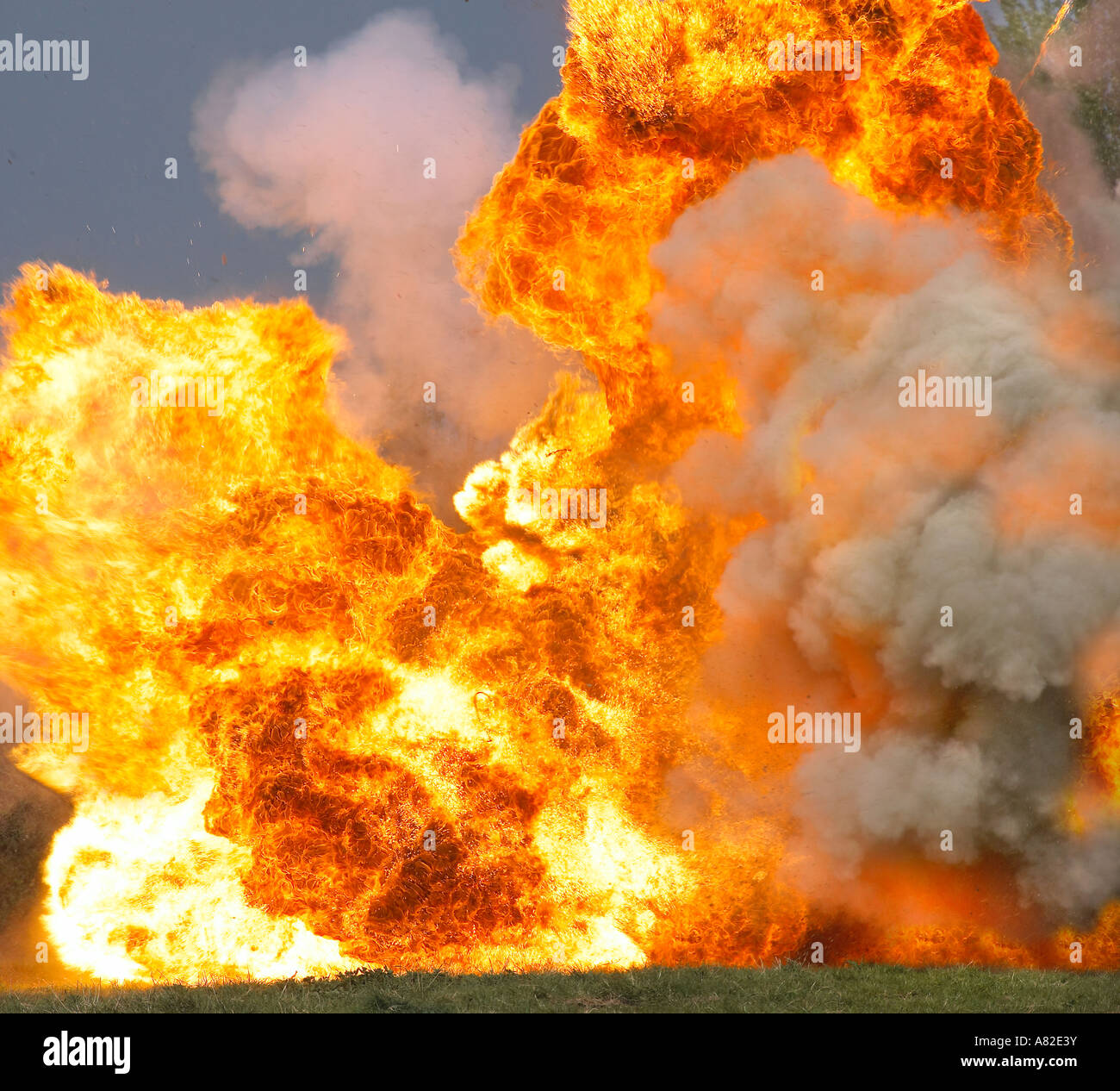 Fireball and explosion hi-res stock photography and images - Alamy
