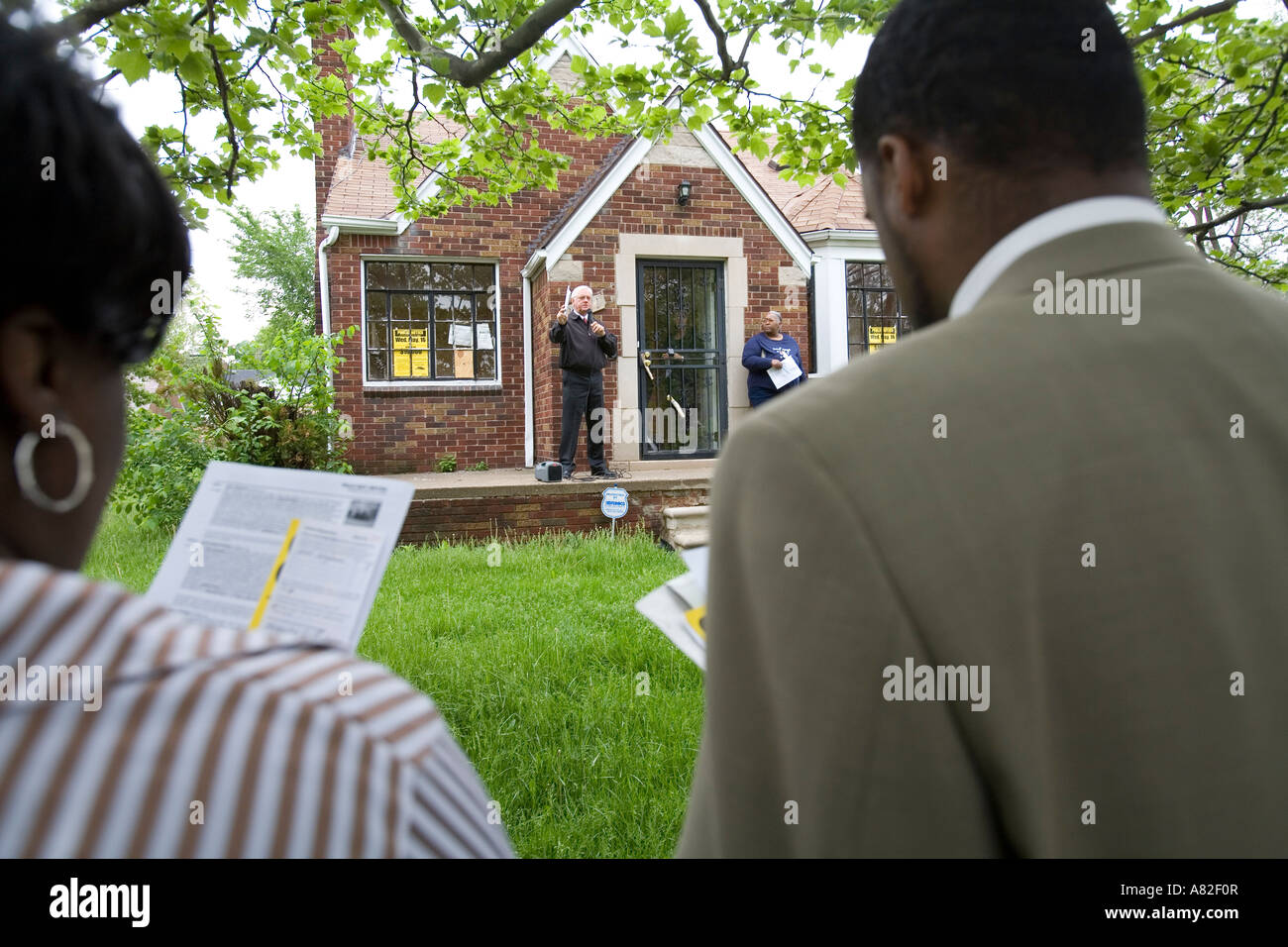 House at sale auction hi-res stock photography and images - Alamy