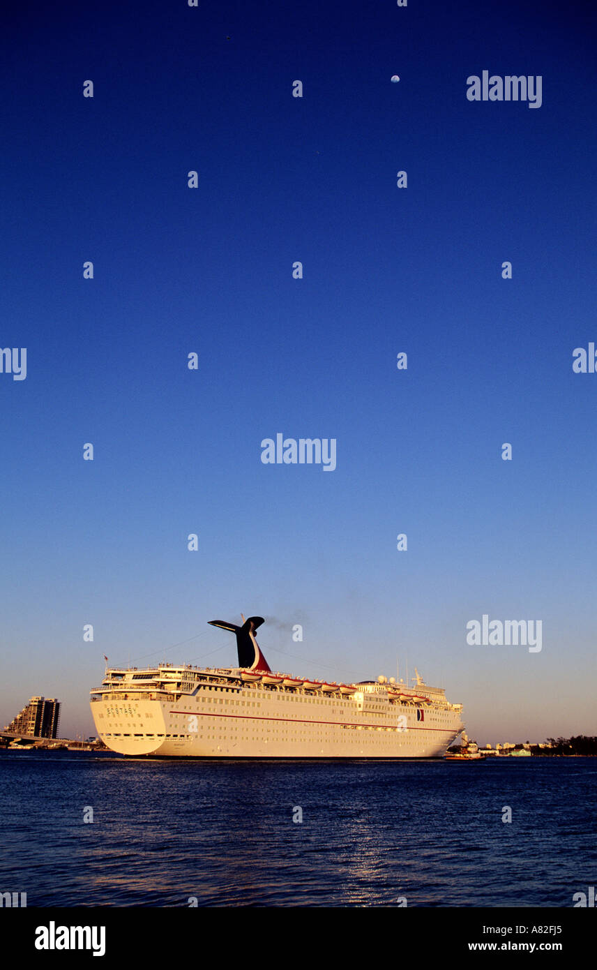 United States, Florida, Miami, cruiser ship Stock Photo - Alamy