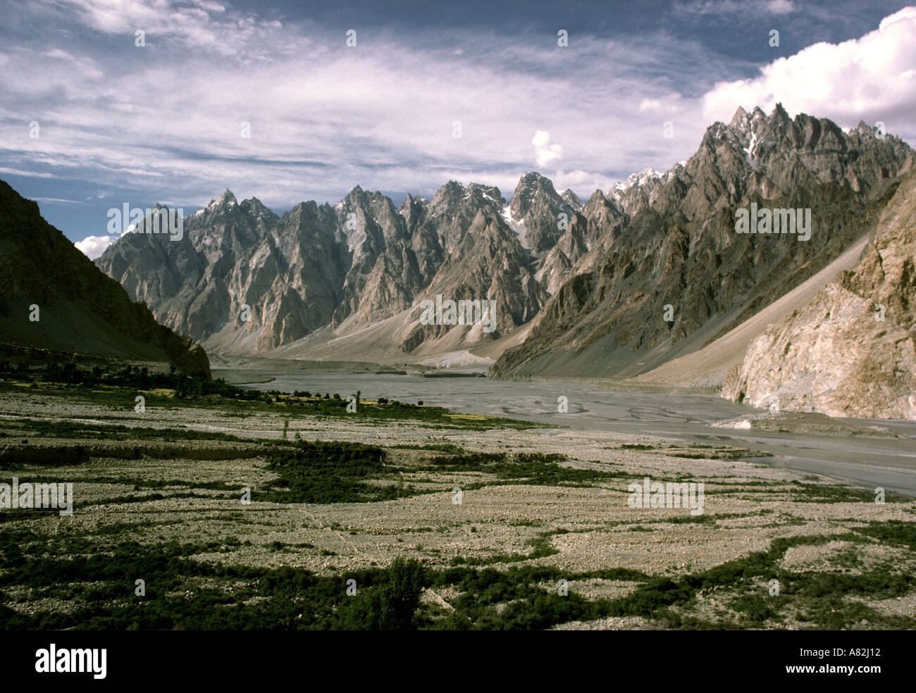 Pakistan Azad Kashmir Gulmit Pasu peaks and Hunza river Stock Photo - Alamy