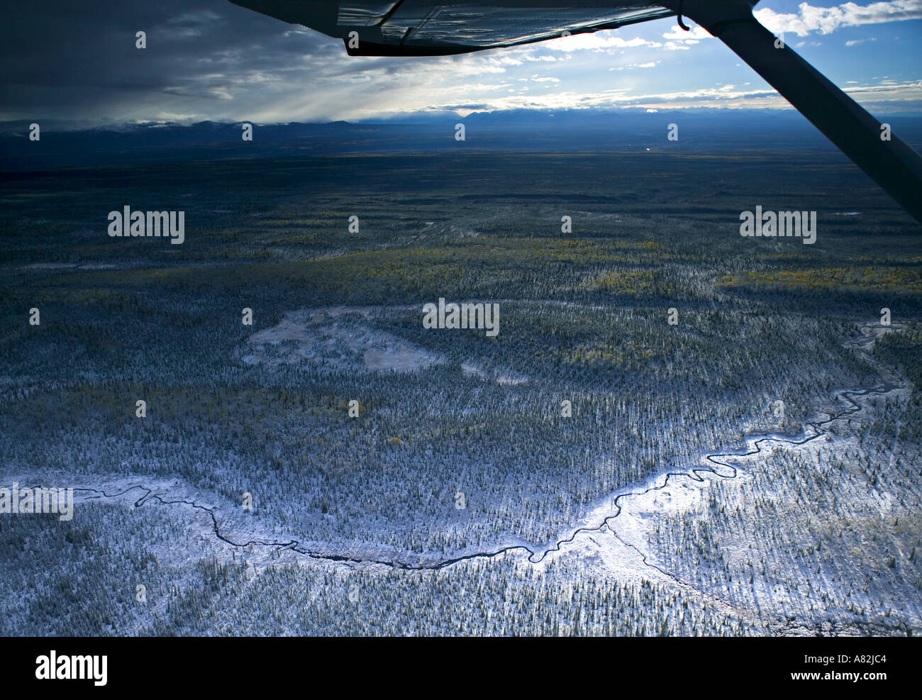 Alaska wrangell national park winter hi-res stock photography and ...