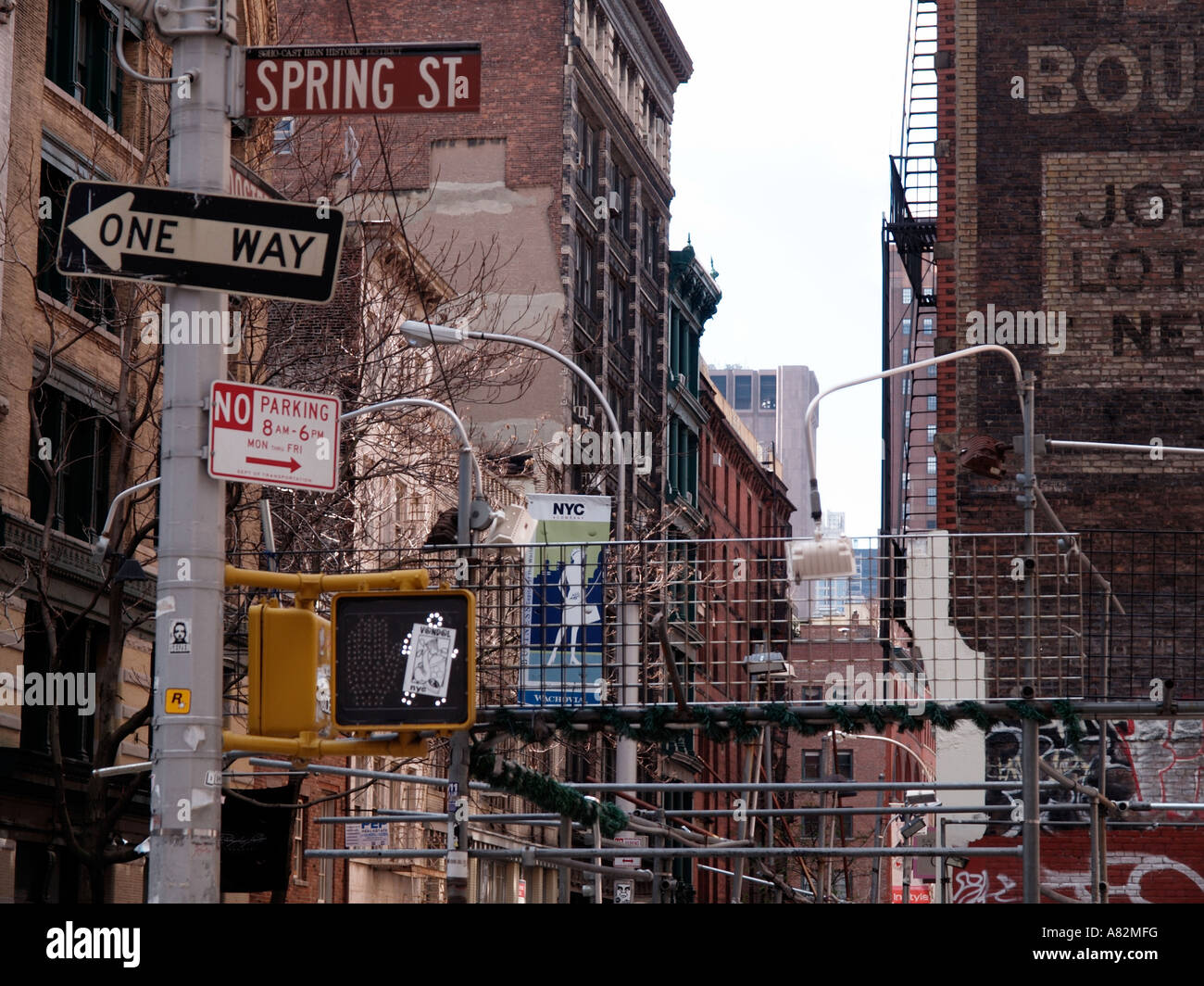 street corner Spring Street New York Stock Photo - Alamy