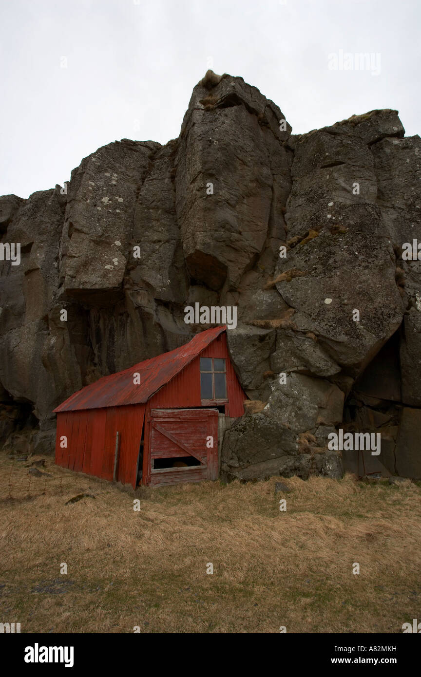 Half hut hi-res stock photography and images - Alamy