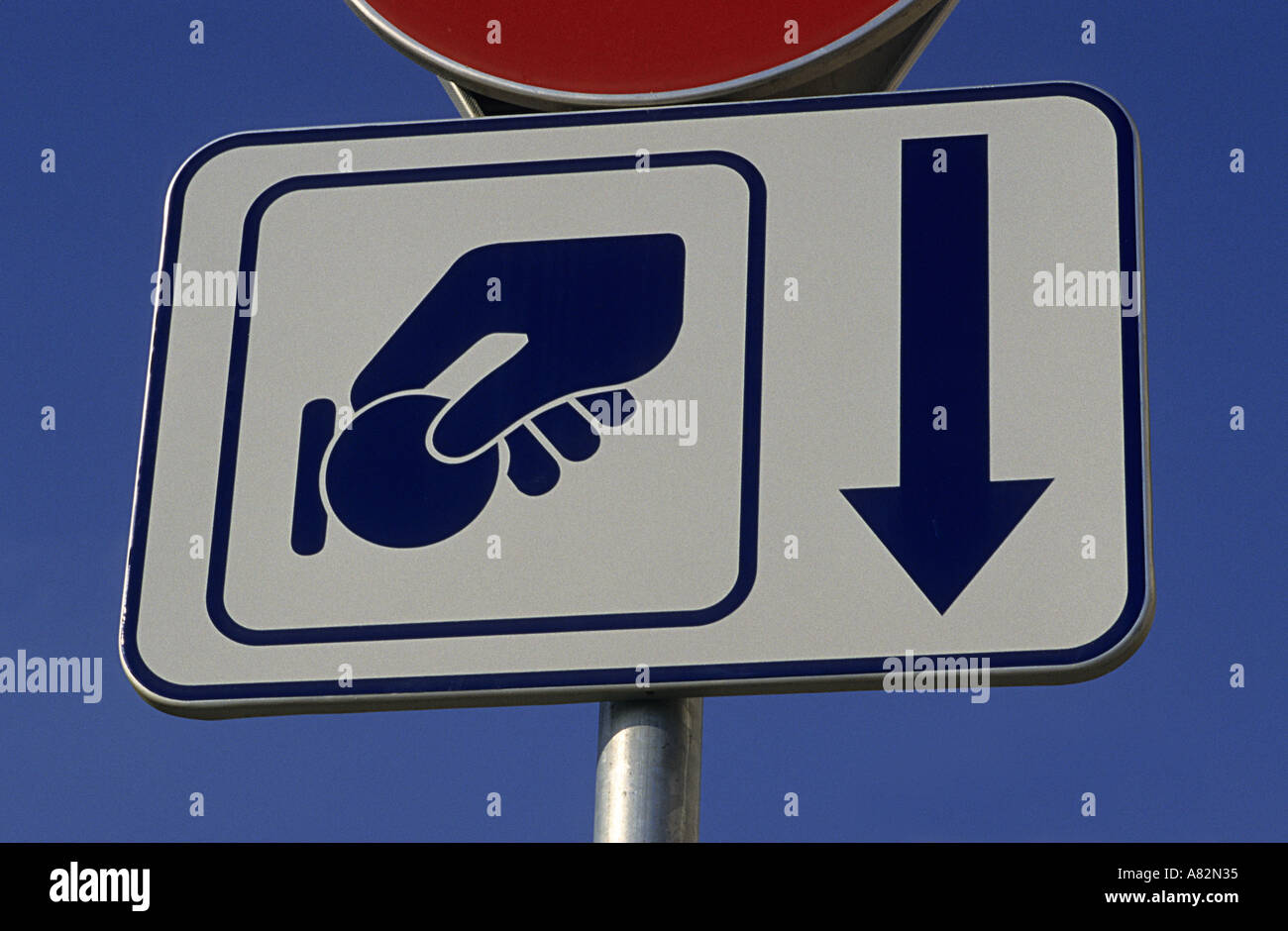 parking of payment road sign Stock Photo - Alamy