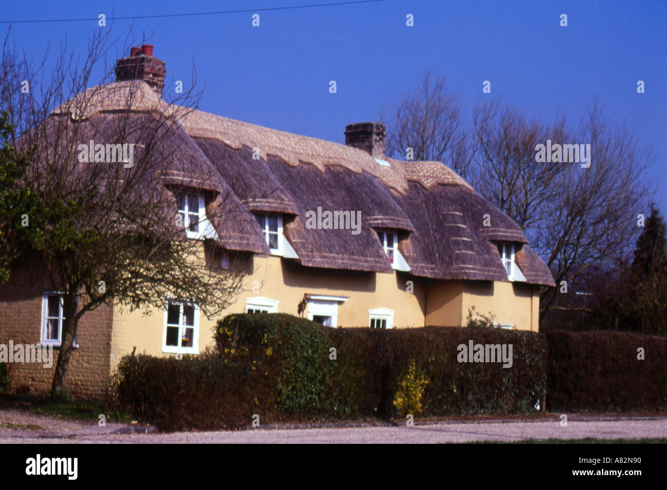 Grand designs cottage hi-res stock photography and images - Alamy
