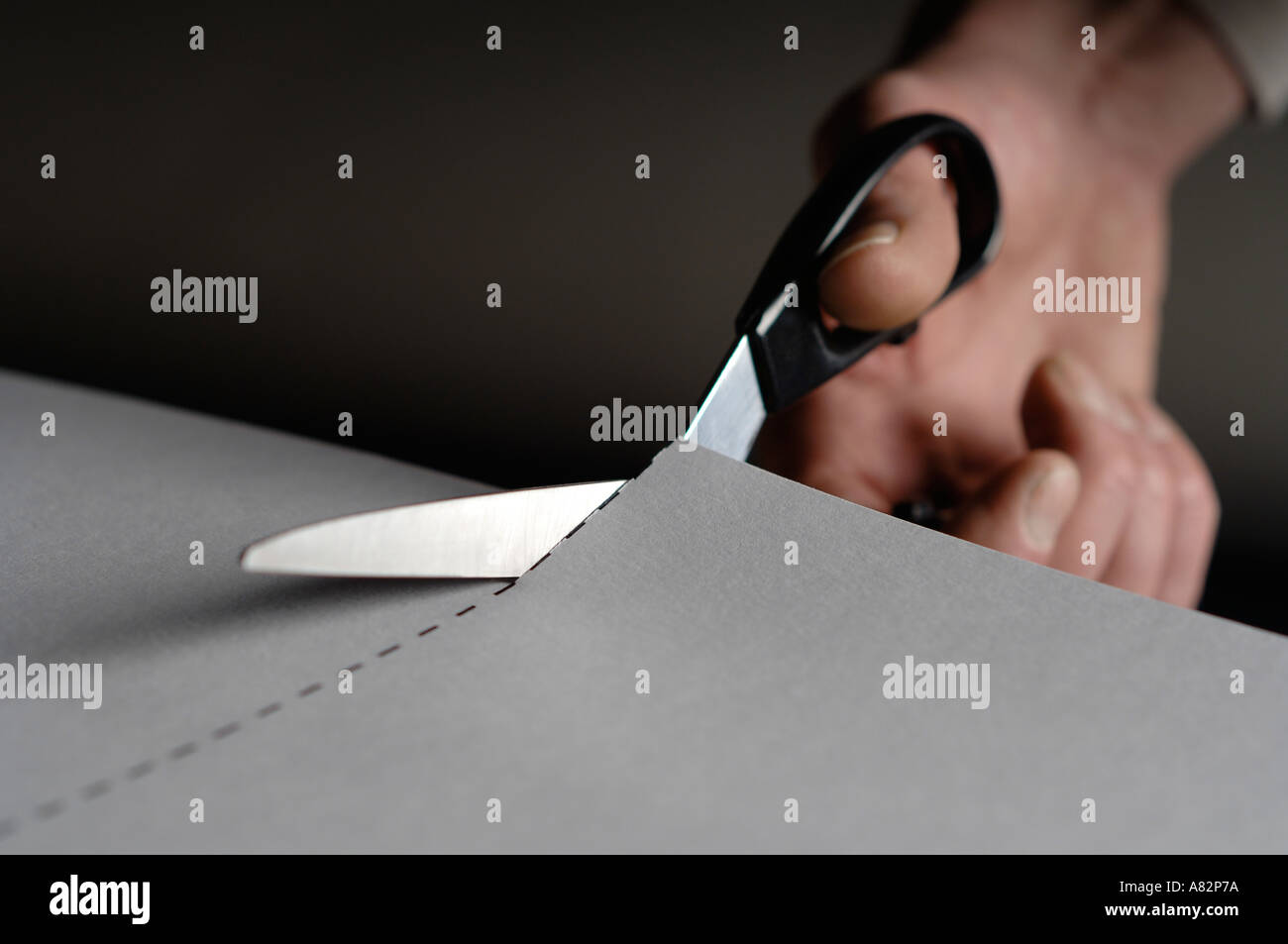 Cut along the dotted line hi-res stock photography and images - Alamy