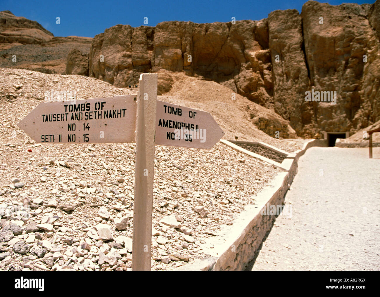 Luxor egypt travel restoration hi-res stock photography and images - Alamy