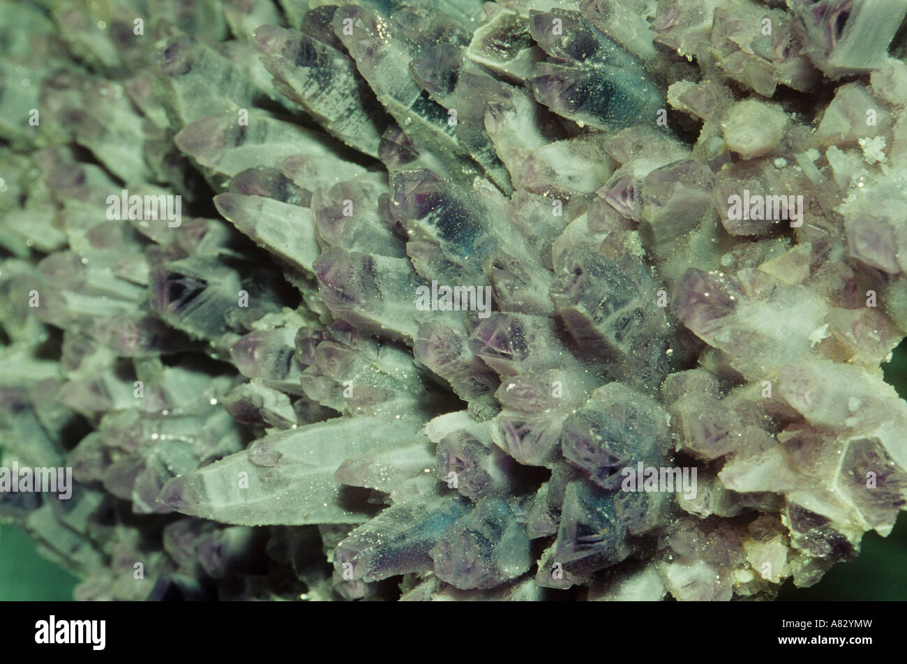 Amethyst colour hi-res stock photography and images - Alamy