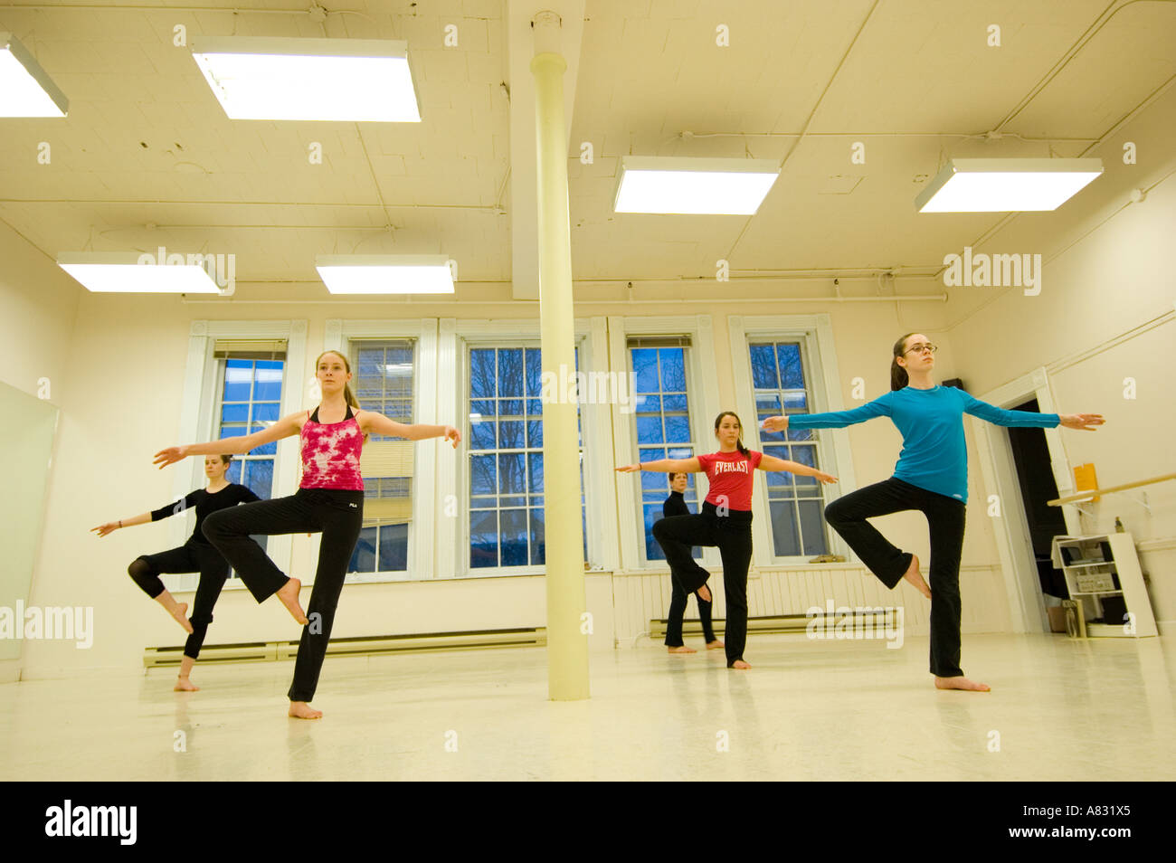 Modern dance class hi-res stock photography and images - Alamy