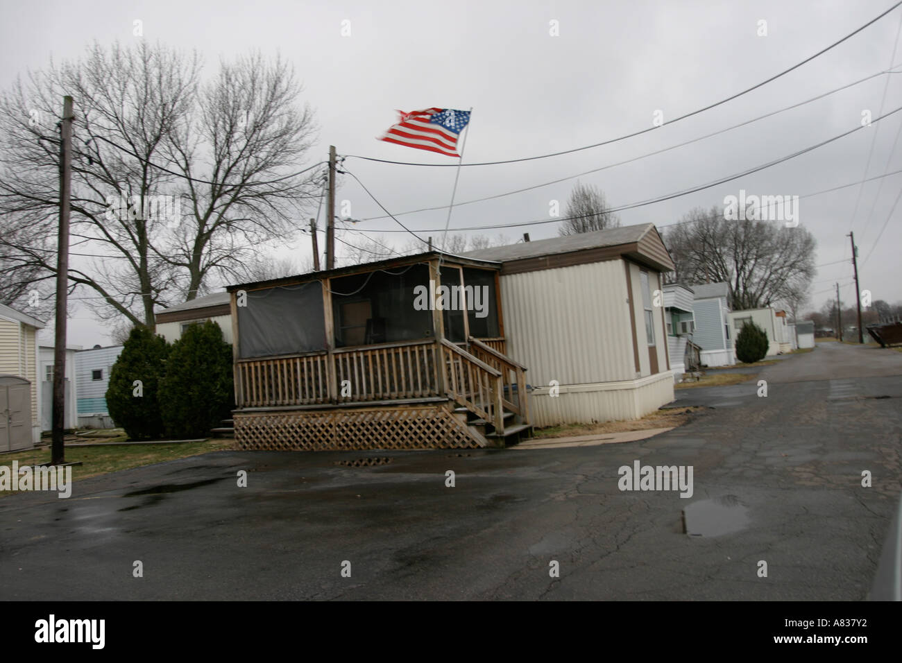 Trailer park, USA complete with American flag Stock Photo - Alamy