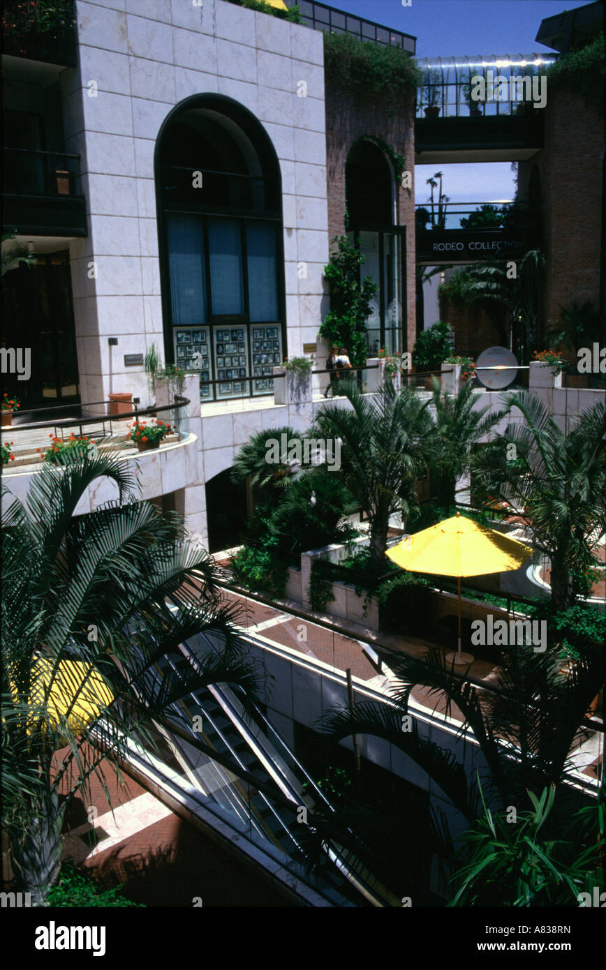 Shopping Mall Rodeo Drive Los Angeles Stock Photo - Alamy