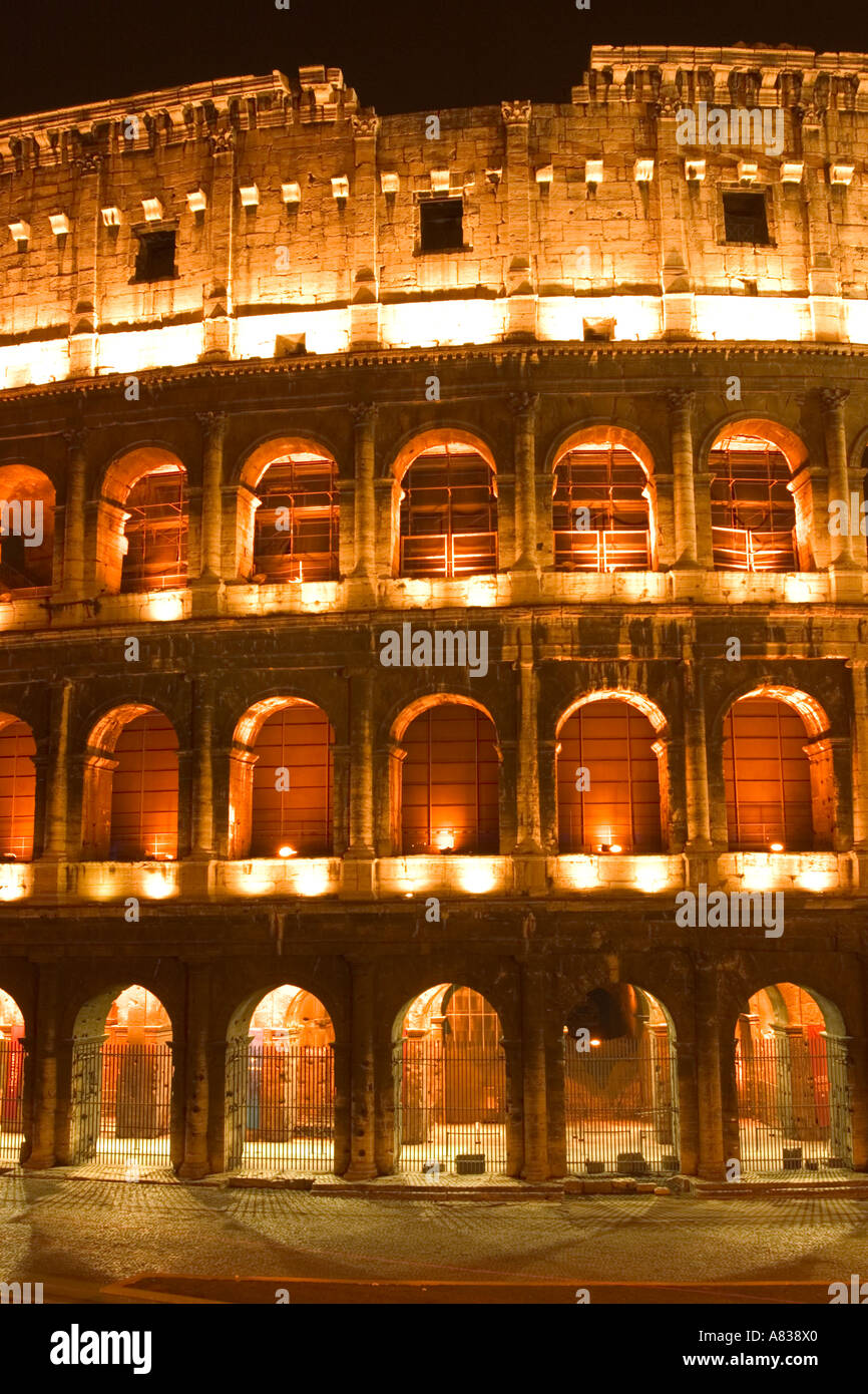 Colosseum, Rome at night Stock Photo - Alamy