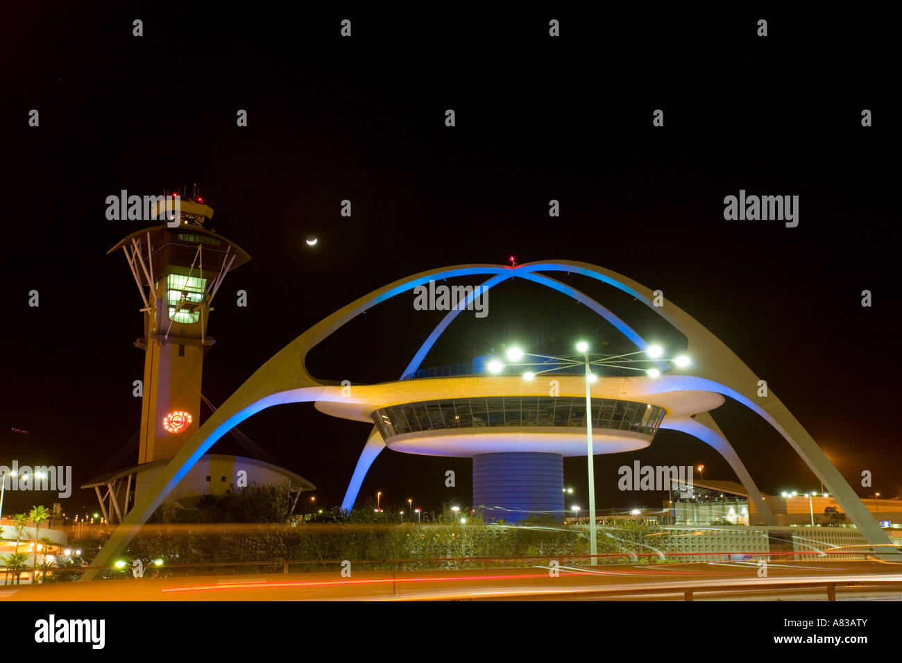 The Theme Building Encounter Restaurant at Los Angeles International ...