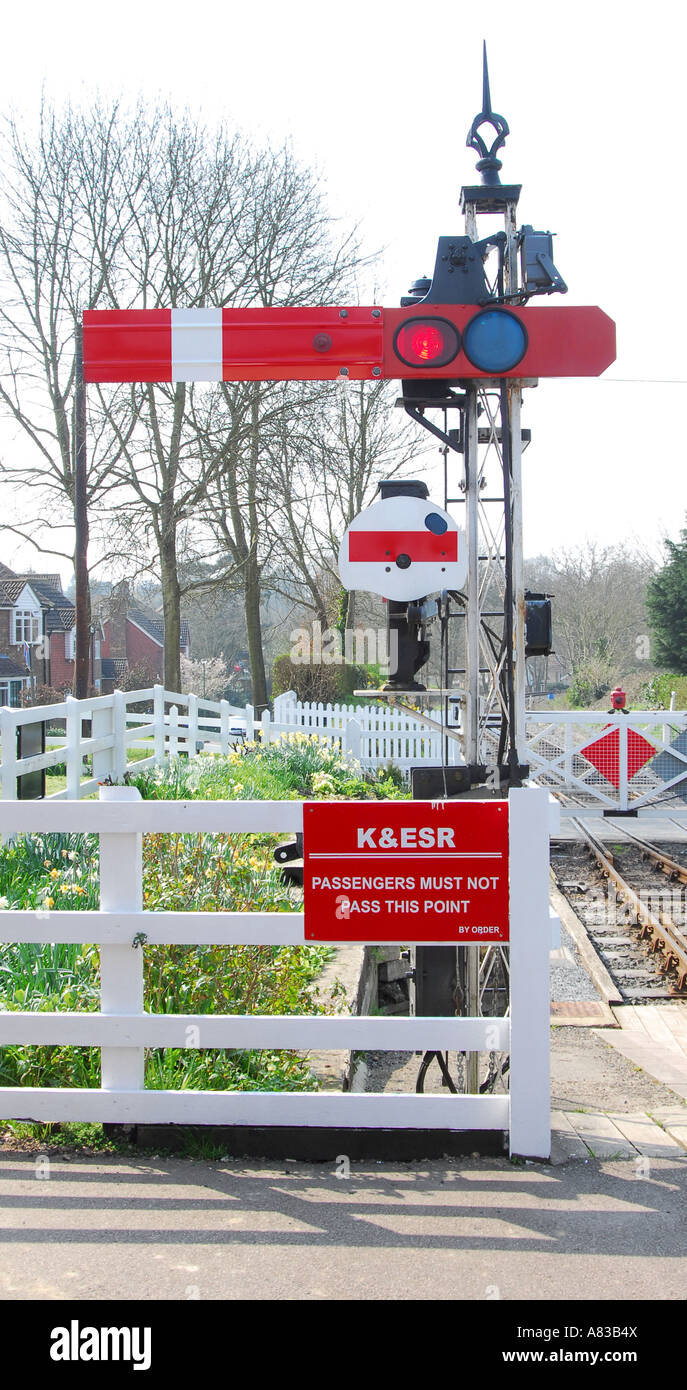 Train stop red signal hi-res stock photography and images - Alamy