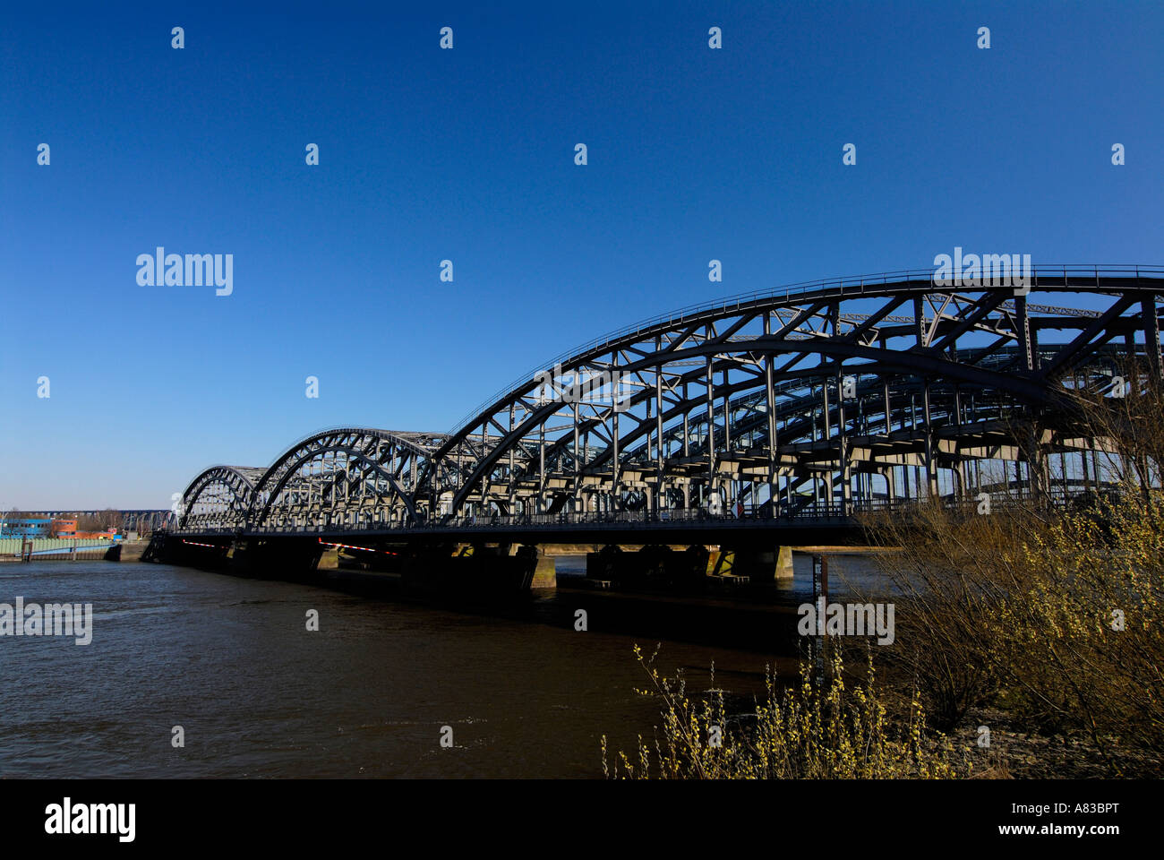 Elbe crossing hi-res stock photography and images - Alamy