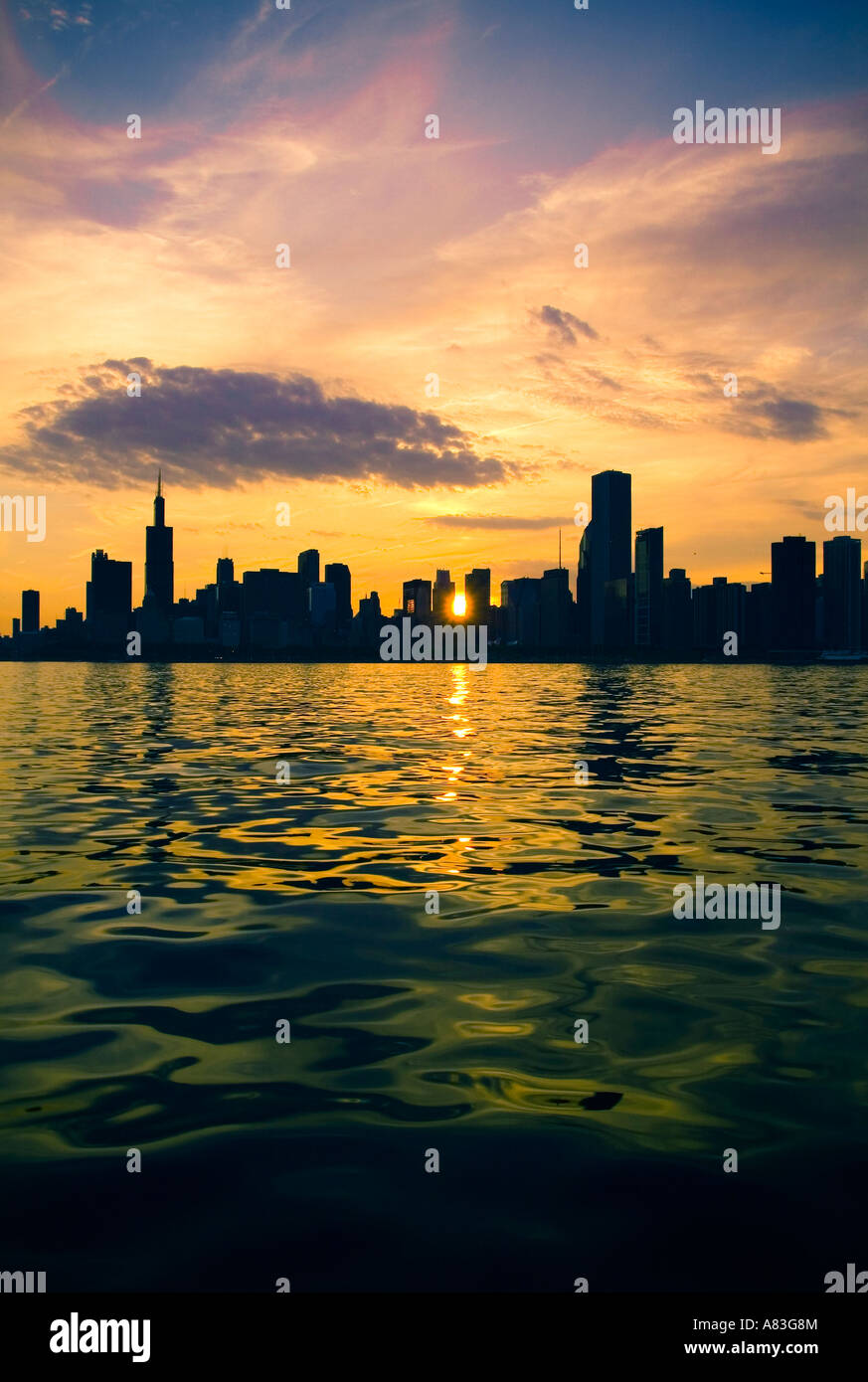 Chicago boat sunset hi-res stock photography and images - Alamy