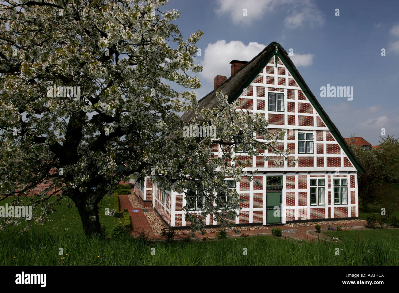 Altes land farm house hi-res stock photography and images - Alamy