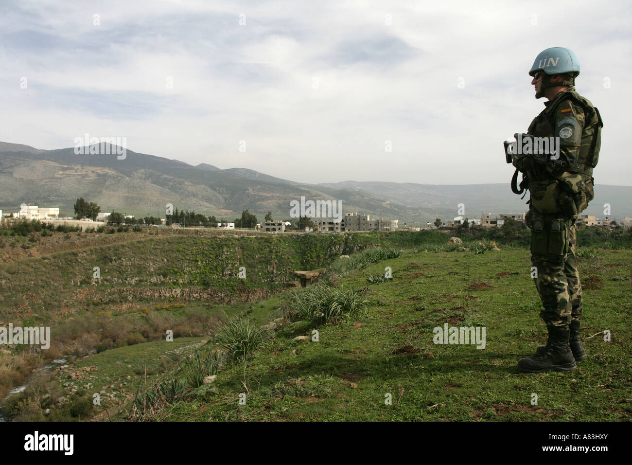 Spanish Unifil soldier on the border with Israel Stock Photo - Alamy