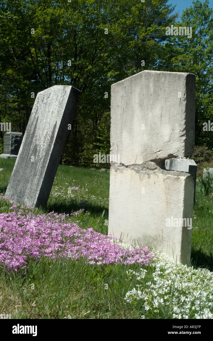 Old weathered headstones at South Side Cemetery in Nottingham New ...