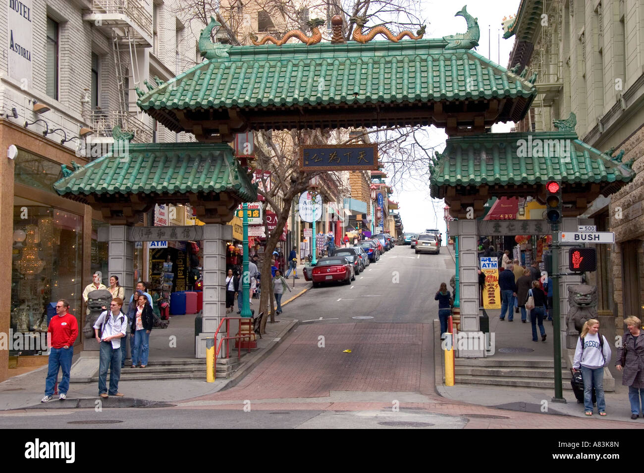 The Dragon Gate on Grant Ave and Bush Street entrance to Chinatown San ...