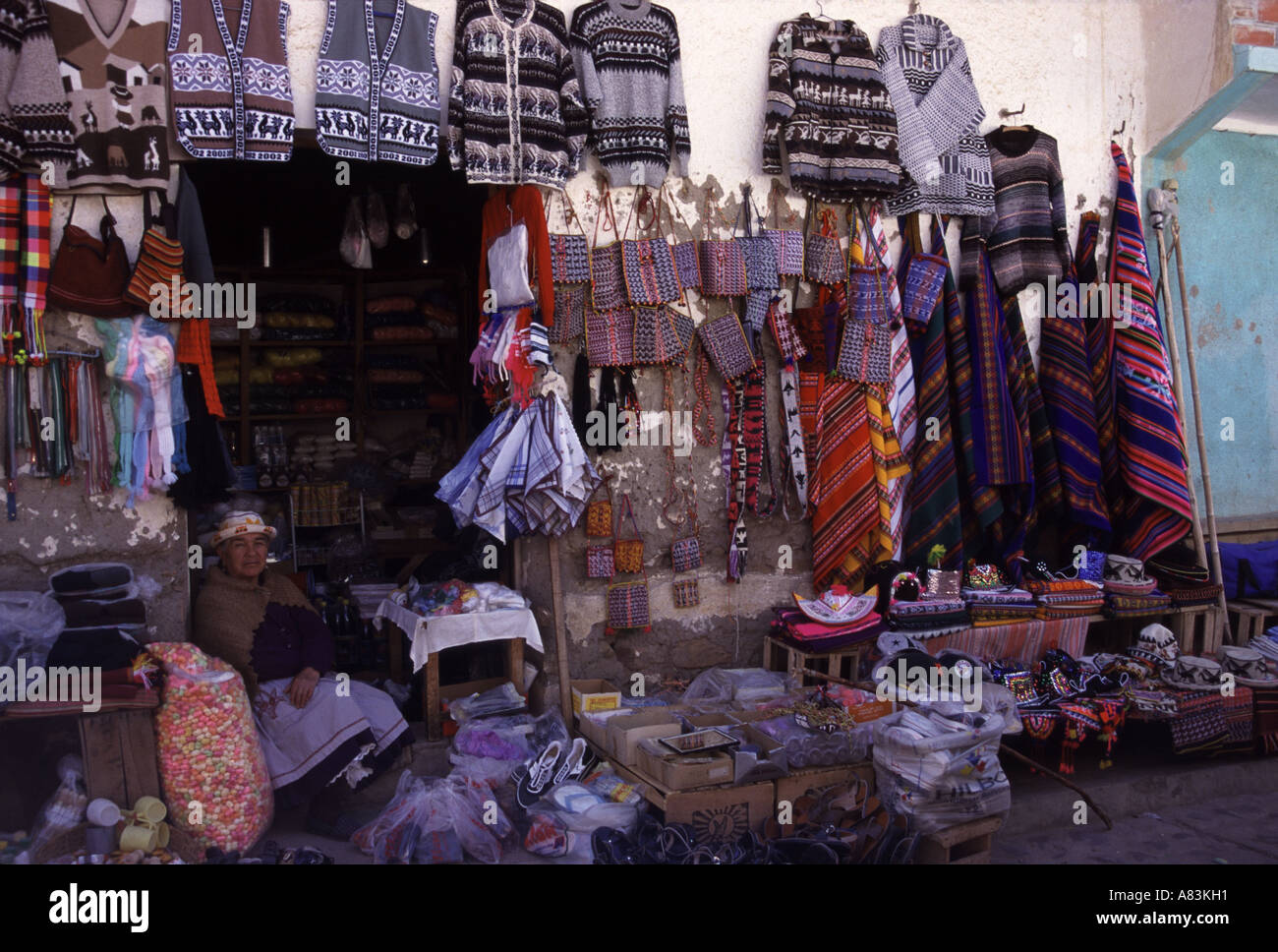 Bolivian textiles hi-res stock photography and images - Alamy