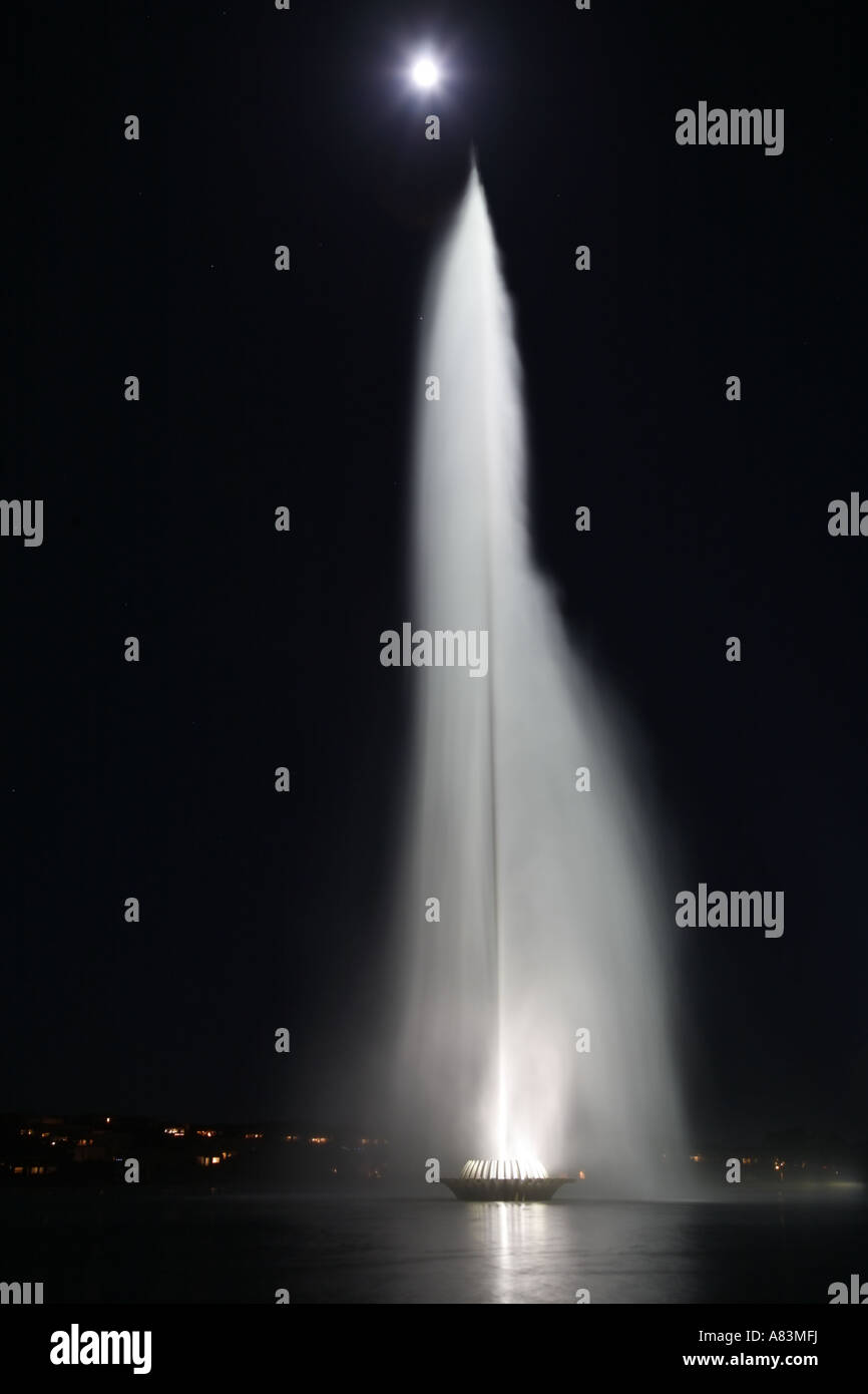 Fountain night moon water hi-res stock photography and images - Alamy