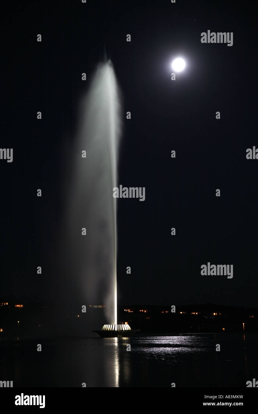 Fountain night moon water hi-res stock photography and images - Alamy