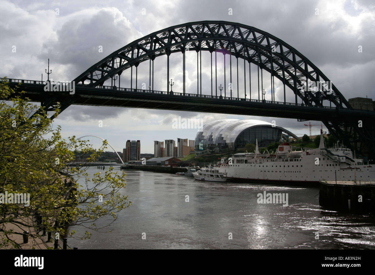 Tyne Bridge Gateshead UK Opened 1928 designed by Mott Hay and Anderson ...