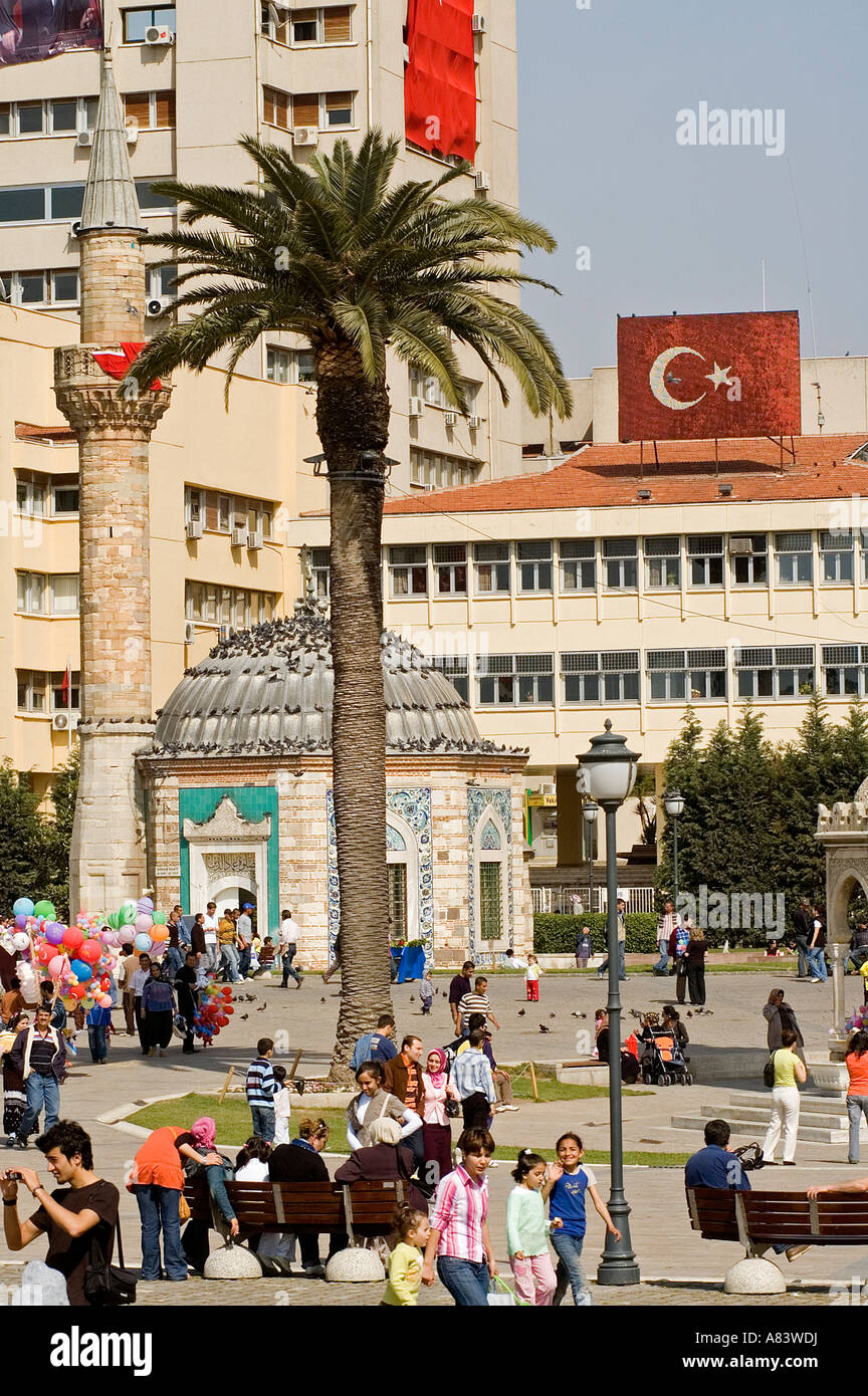 Konak Square and historical Konak Mosque, Izmir Turkey Stock Photo - Alamy