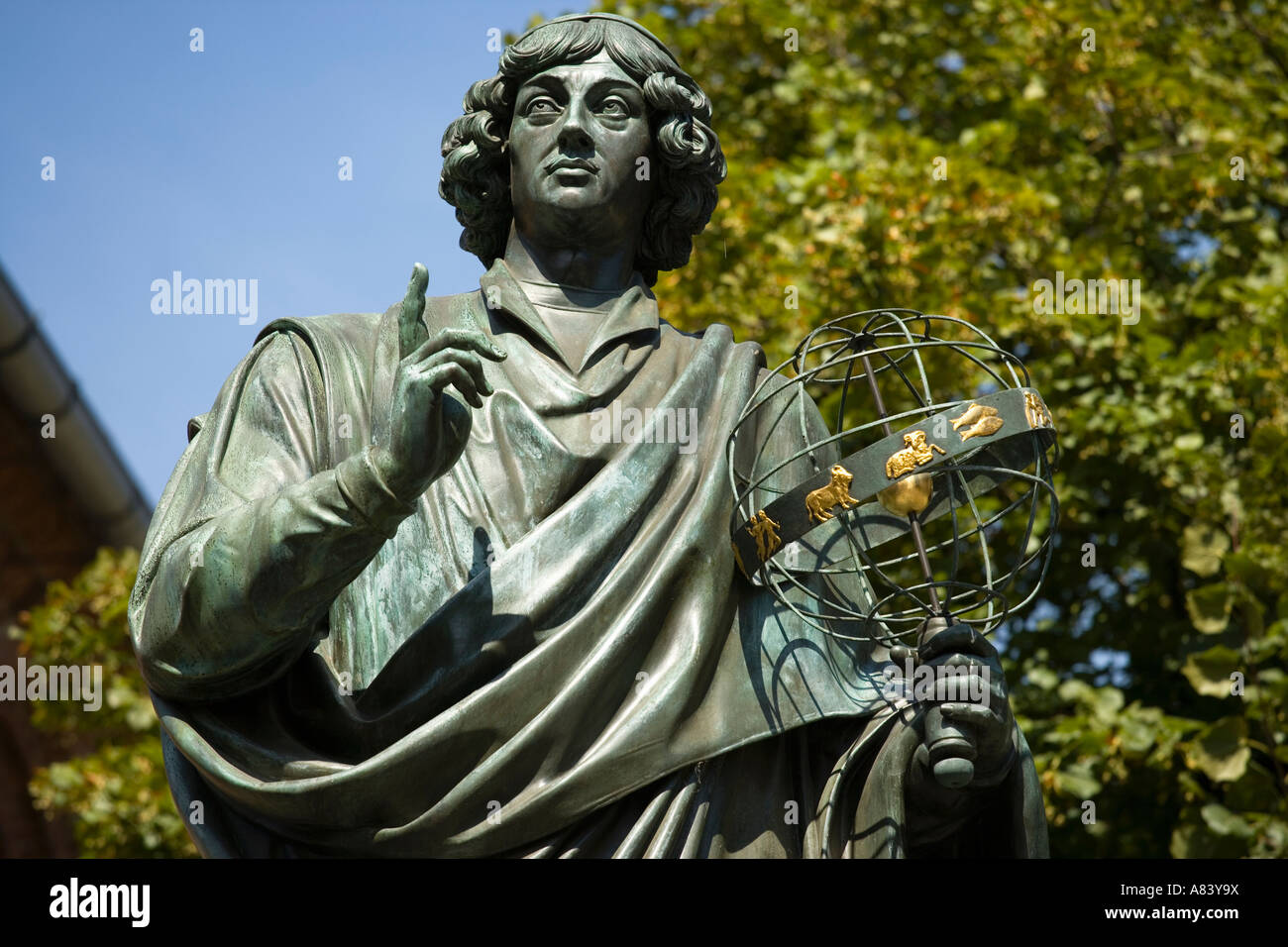 Torun (Thorn), Poland; statue of Nicolaus Copernicus, Rynek Nowemiejski ...