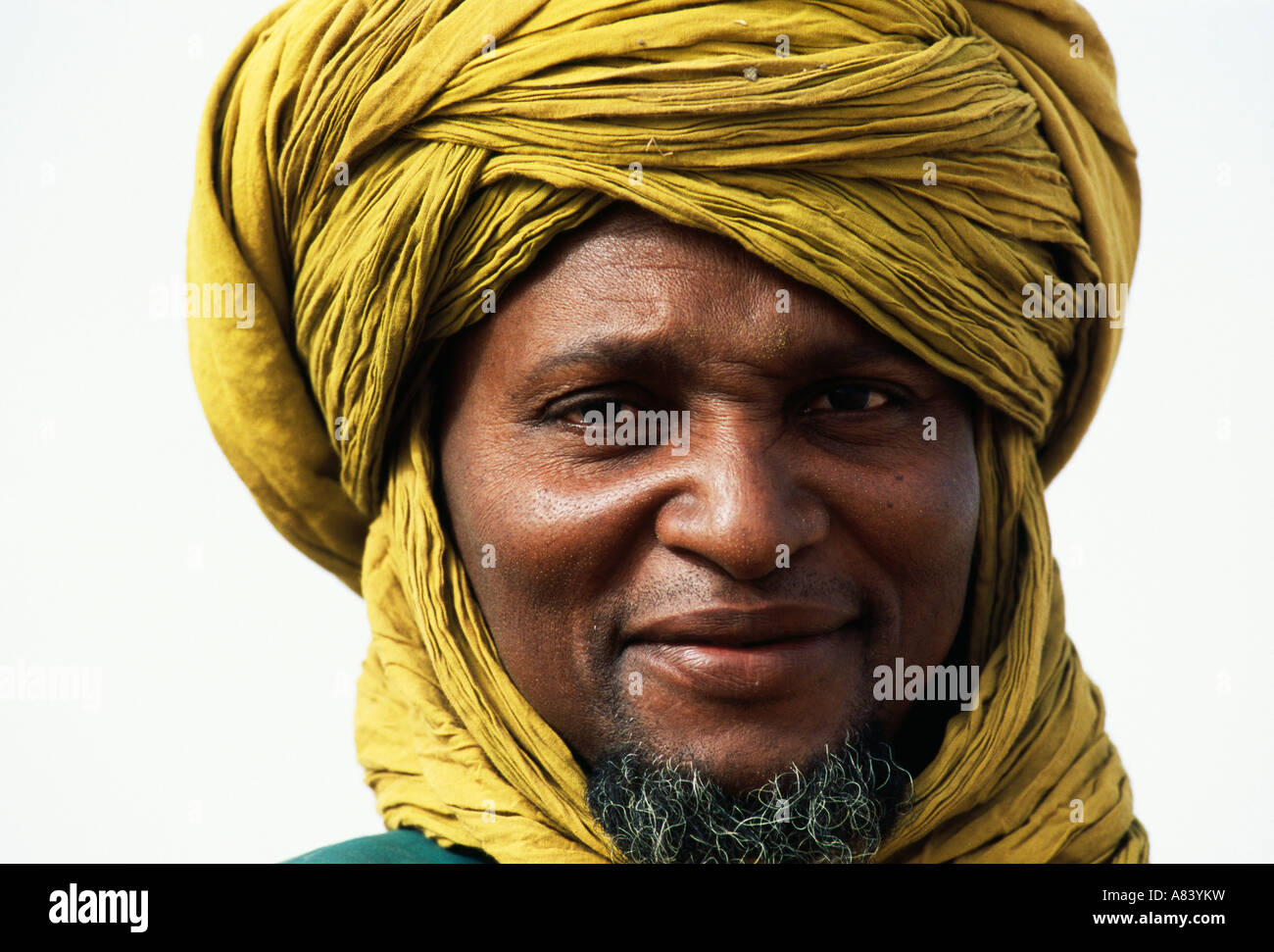 Portrait of a tuareg man hi-res stock photography and images - Alamy