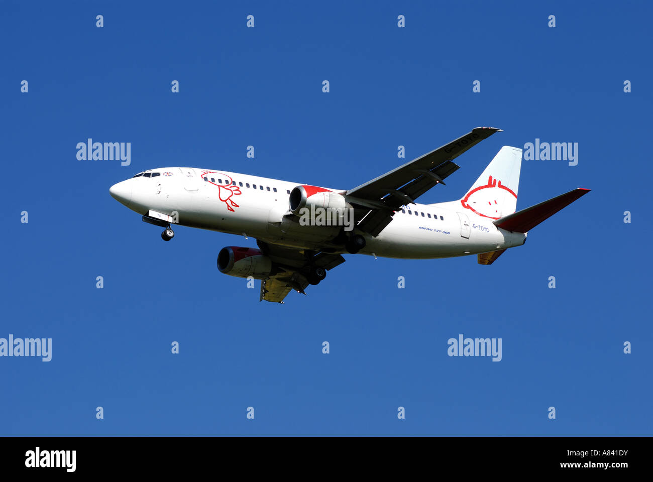 bmi baby Boeing 737 aircraft approaching Birmingham International ...