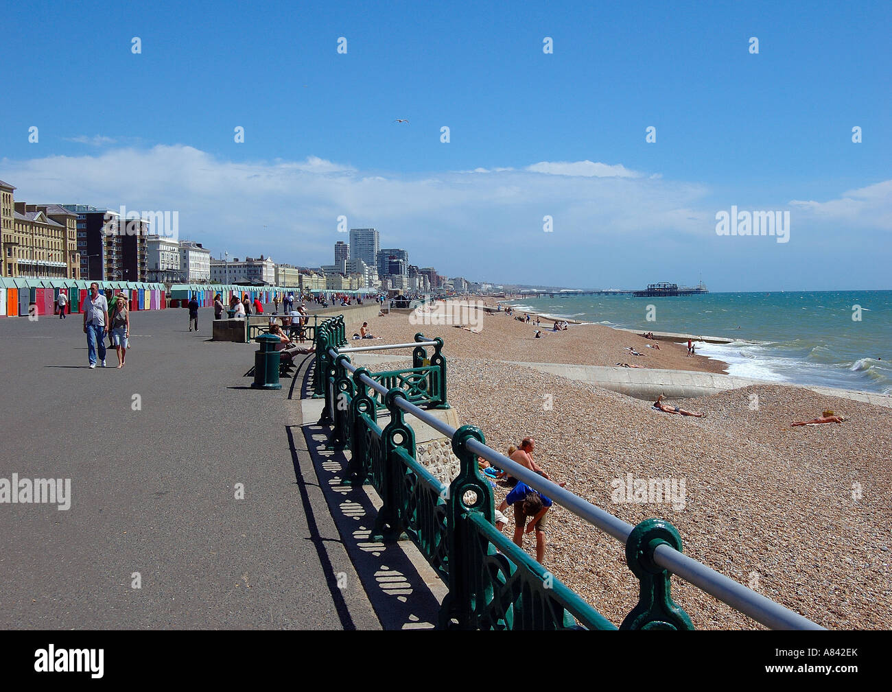 Brighton promenade railings hi-res stock photography and images - Alamy