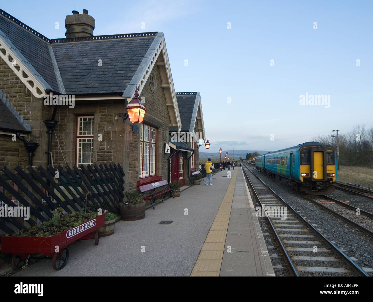 Horton in ribblesdale railway station hi-res stock photography and ...